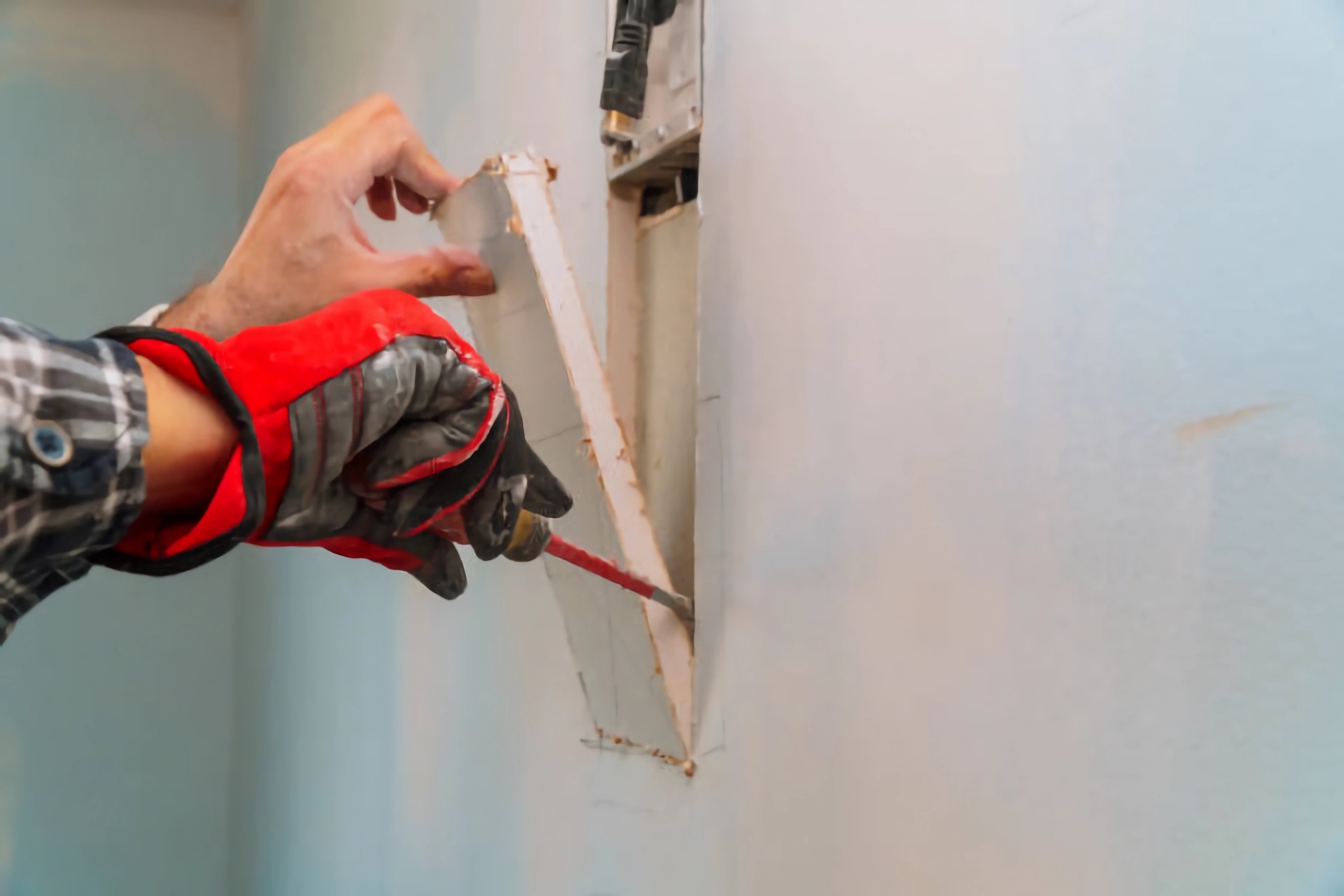 Couper du placo sur un mur : matériel nécessaire et étapes à suivre